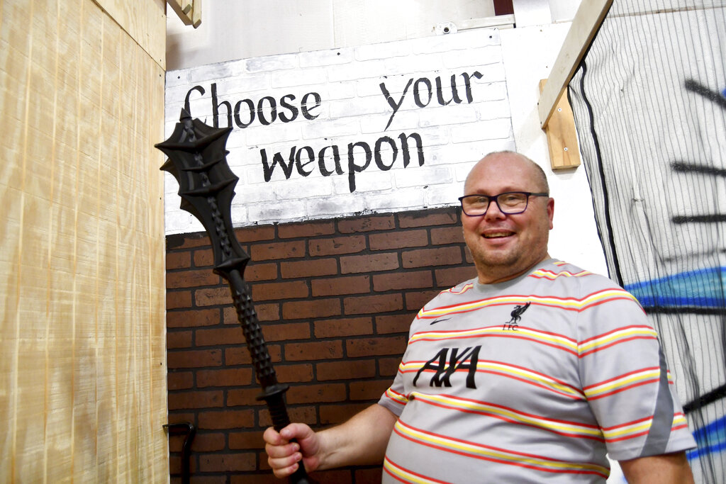 ‘Destructive Therapy’ lets angry people break stuff safely | News ...